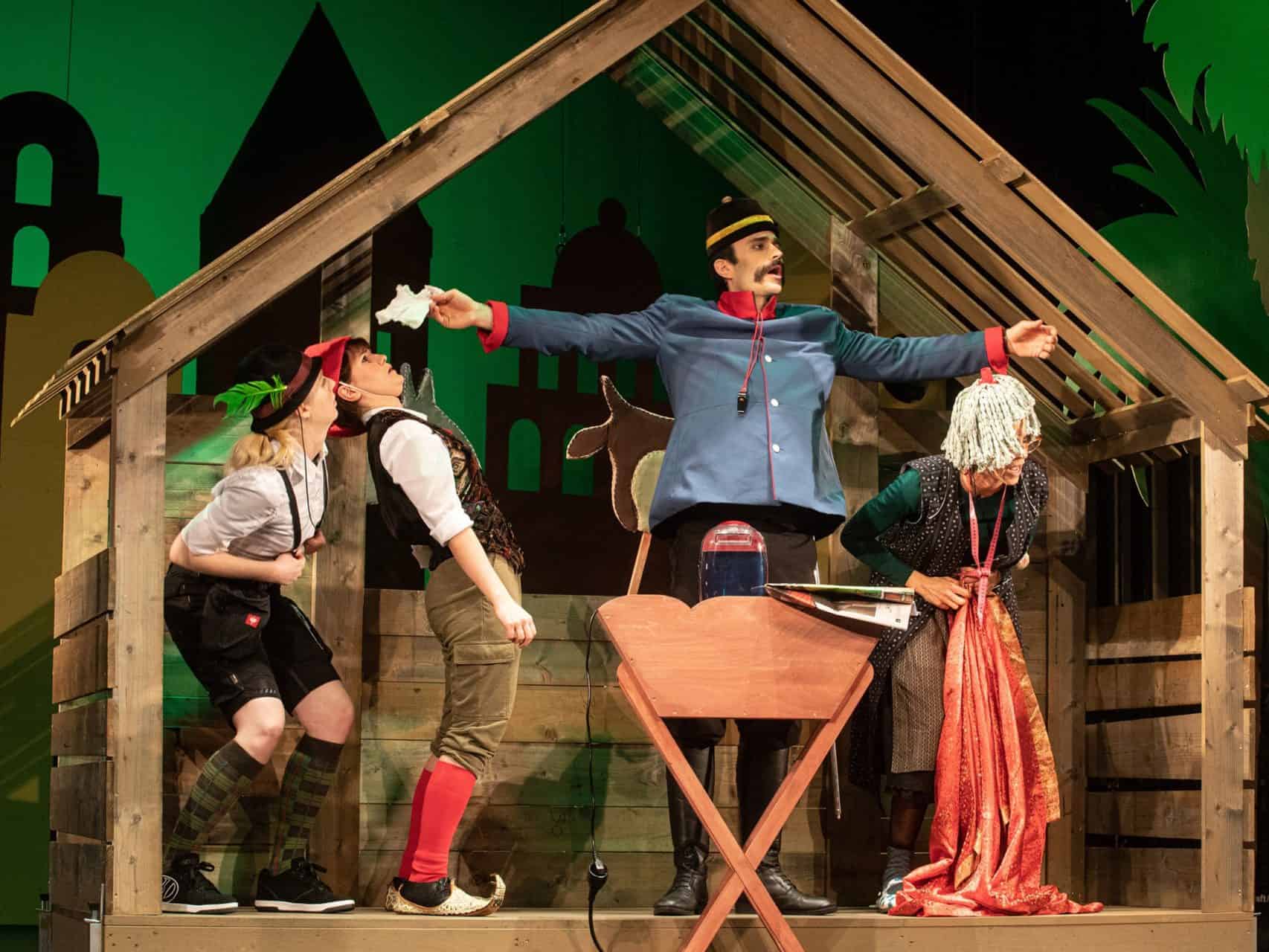 "Der Räuber Hotzenplotz und die Mondrakete" am Theater an der Rott ...